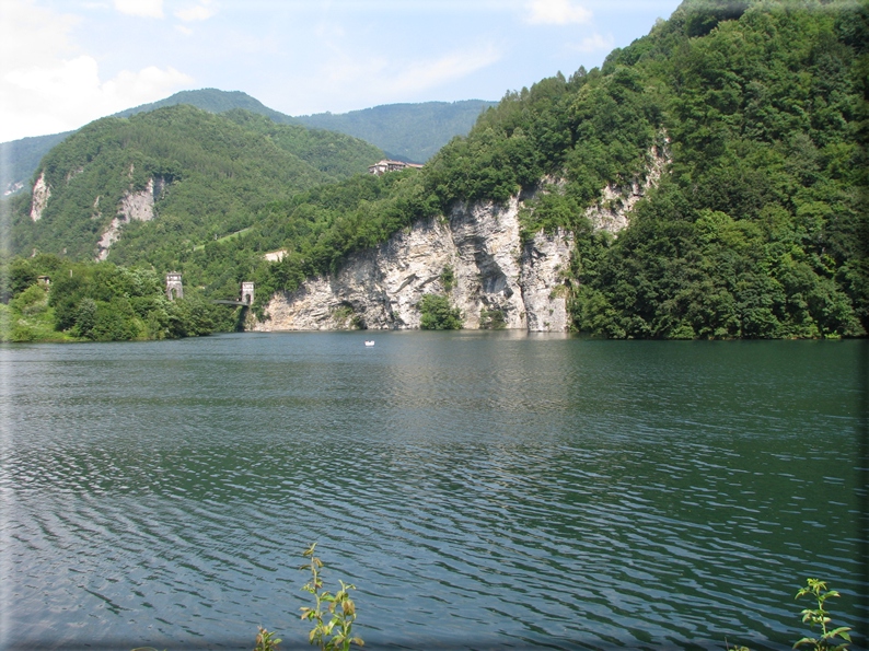 Il Lago del Corlo